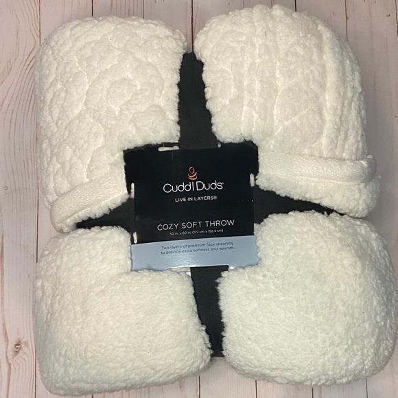 Cuddl Duds | Bedding | Cuddl Duds Soft Cozy Throw | Poshmark